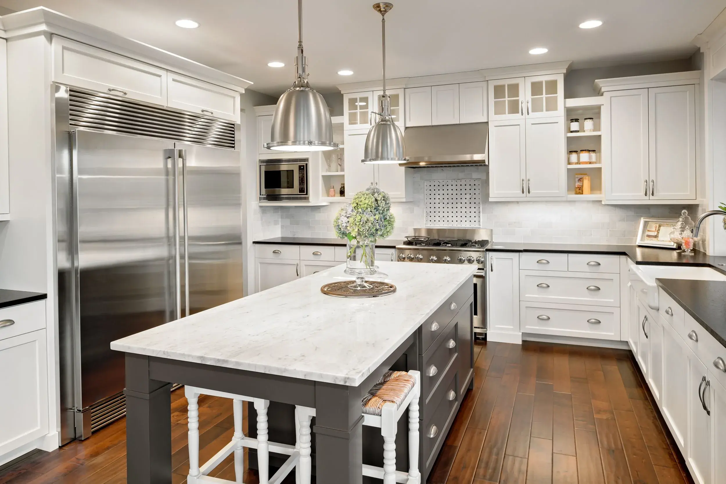 Designing a Chic, Space-Efficient Kitchen with Custom Cabinets ...